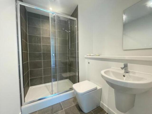 2 bedroom flat for rent in Willow Road, Leeds, West Yorkshire, LS4