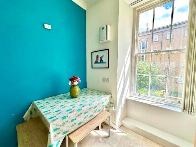 2 bedroom flat for rent in Willowbank Street, Woodlands, Glasgow, G3