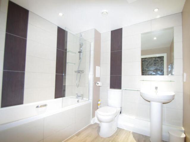 2 bedroom flat for rent in Wilmington Close, WD18, Watford, WD18