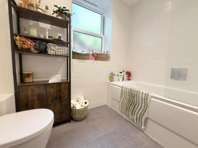 2 bedroom flat for rent in Withdean Road, Brighton, BN1