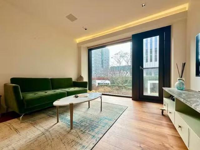 2 bedroom flat for rent in Wood Street, London, EC2Y