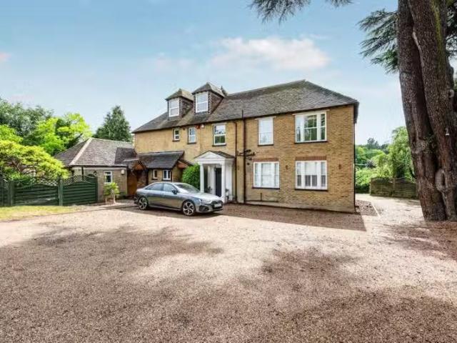 2 bedroom flat for rent in Wood Street Swanley BR8