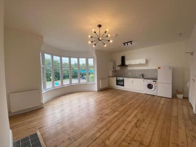 2 bedroom flat for rent in Woodborough Road, Nottingham, NG3