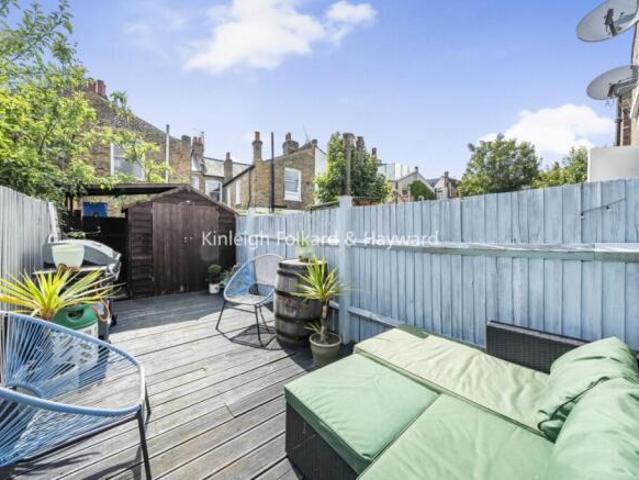 2 bedroom flat for rent in Woodbury Street, London, SW17