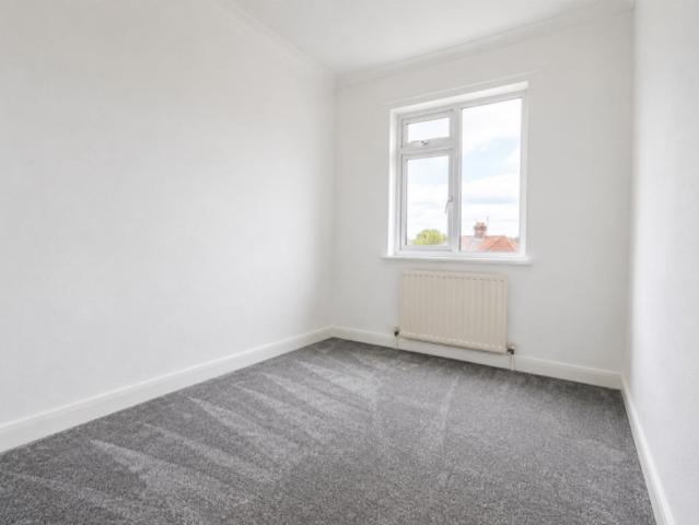 2 bedroom flat for rent in Woodgrange Drive, Southend On Sea, SS1