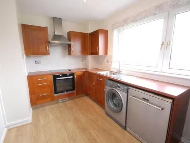 2 bedroom flat for rent in Woodend Crescent, West End, Aberdee.
