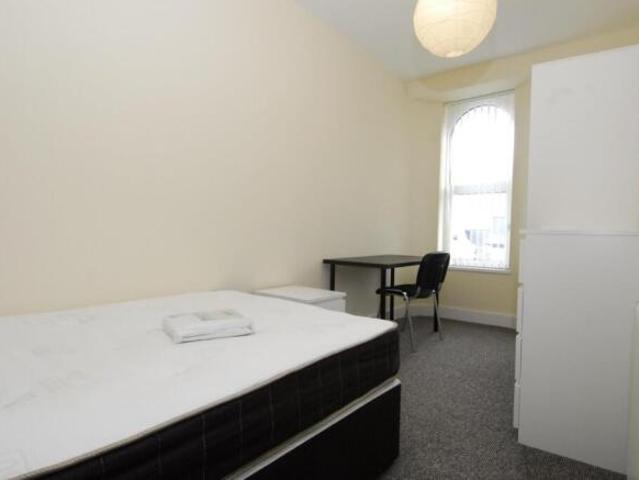 2 bedroom flat for rent in Woodland Terrace, Flat 5, Plymouth, PL4