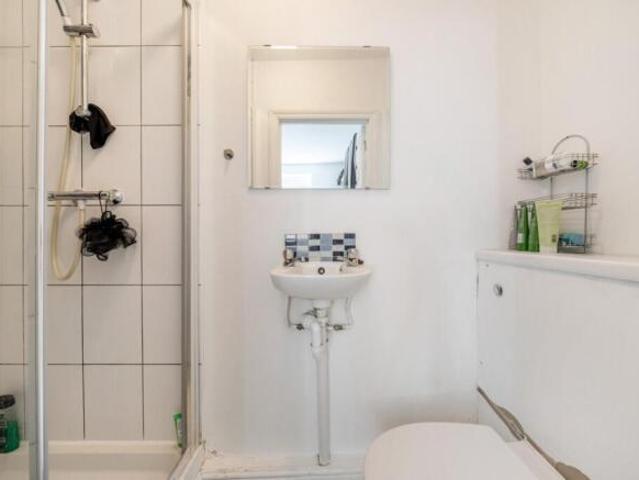 2 bedroom flat for rent in Woodland Hill, Crystal Palace, SE19