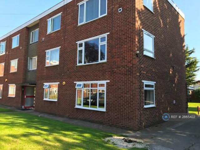 2 bedroom flat for rent in Woodlands Grove, Isleworth, TW7
