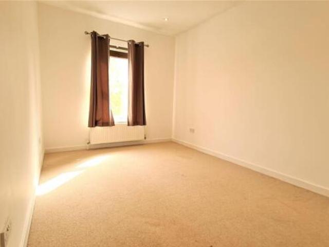 2 bedroom flat for rent in Woodlands Road, Isleworth, TW7