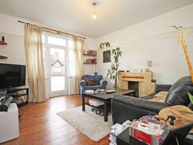 2 bedroom flat for rent in Woodlands Road, Isleworth, TW7