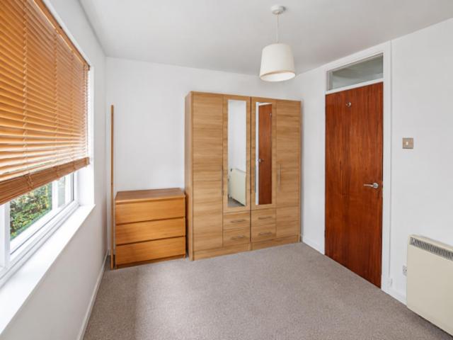 2 bedroom flat for rent in Woodside Court, Cardiff, CF14