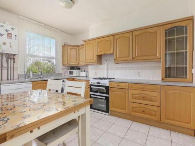 2 bedroom flat for rent in Woodstock Road, London, N4