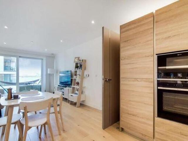 2 Bedroom Flat For Rent In Woolwich, London