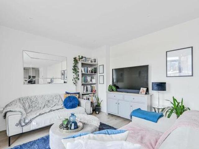 2 Bedroom Flat For Rent In Woolwich, London