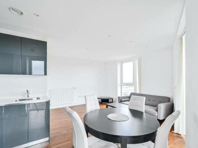 2 Bedroom Flat For Rent In Woolwich Riverside, London