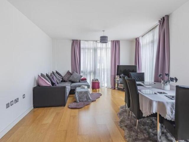 2 bedroom flat for rent in Woolwich Road London SE10