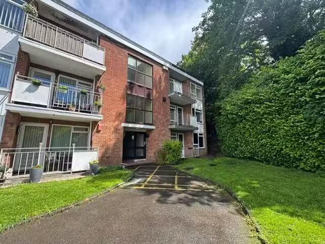 2 bedroom flat for rent in Woburn Crescent, Great Barr, B43 6A.
