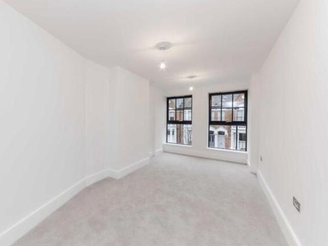 2 bedroom flat for rent in Wolverton Gardens, Brook Green, W6