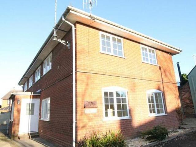 2 Bedroom Flat For Rent In Worcester Road