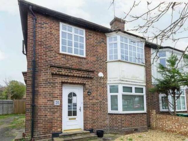 2 bedroom flat for rent in Wordsworth Avenue Greenford UB6