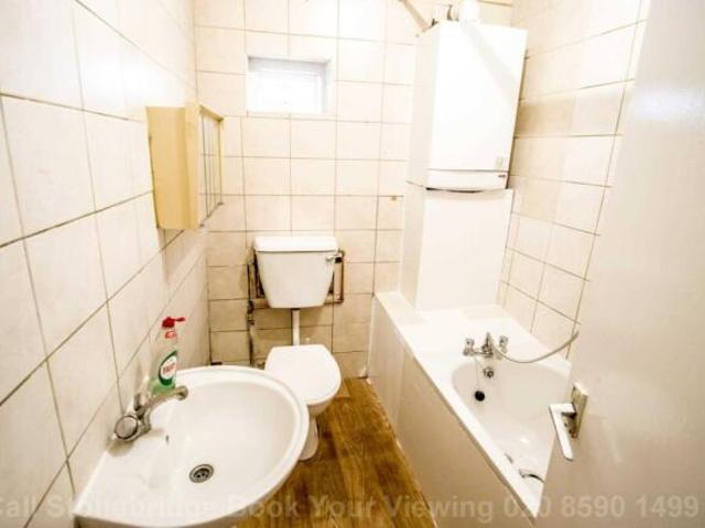 2 bedroom flat for rent in Wordsworth Avenue, Manor Park, E12