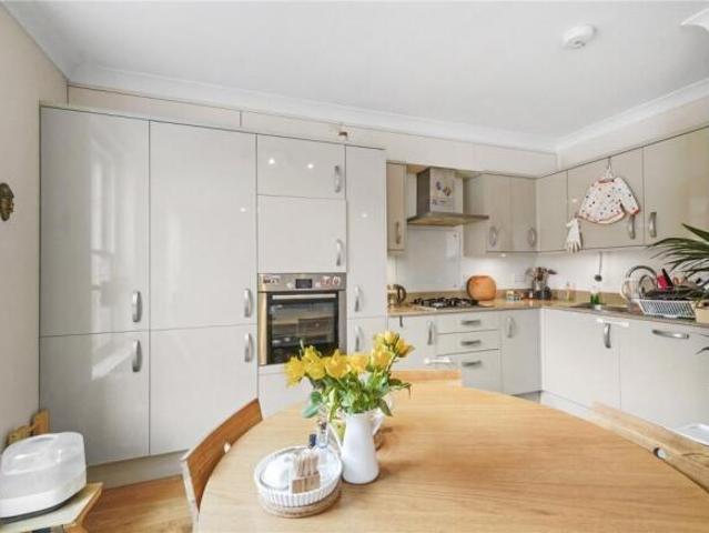 2 bedroom flat for rent in Worple Road Mews, Wimbledon, London, SW19