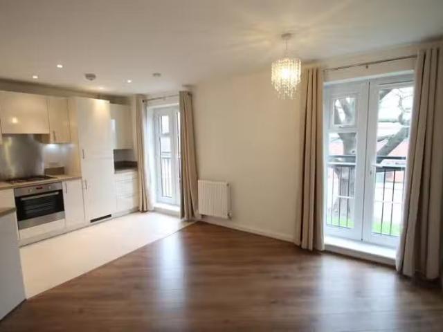 2 bedroom flat for rent in Wrights Court, Trinity Village, Bro.
