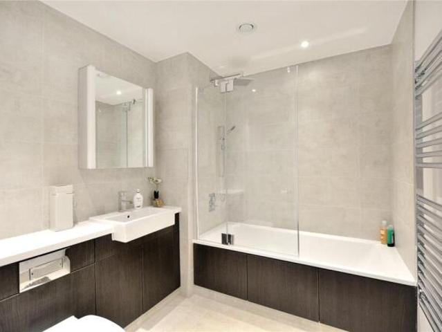 2 bedroom flat for rent in Wyndham Apartments, 65 River Gardens Walk, SE10