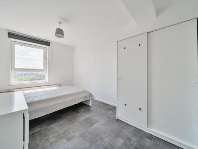 2 bedroom flat for rent in Wyndham Road, Camberwell, London, SE5