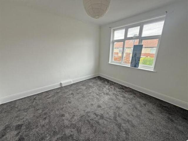 2 bedroom flat for rent in Wych Elm Crescent, Newcastle upon Tyne, NE7