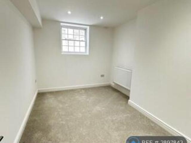 2 bedroom flat for rent in Yacht Club Apartments, Margate, CT9
