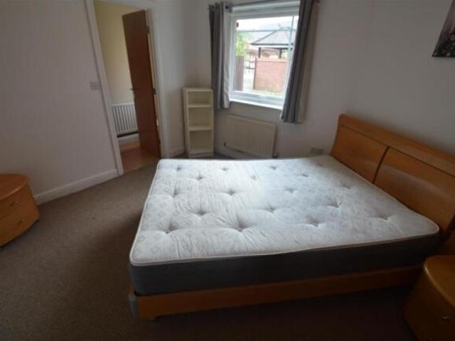 2 bedroom flat for rent in Yew Street, Hulme, Manchester, M15