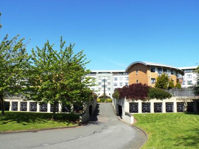 2 Bedroom Flat For Rent In Yew Tree Road