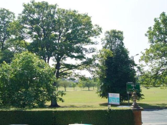 2 bedroom flat for rent in York Place, Harrogate, North Yorkshire, HG1