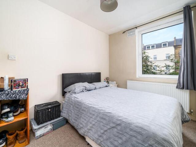 2 bedroom flat for rent in York Road, Battersea, SW11