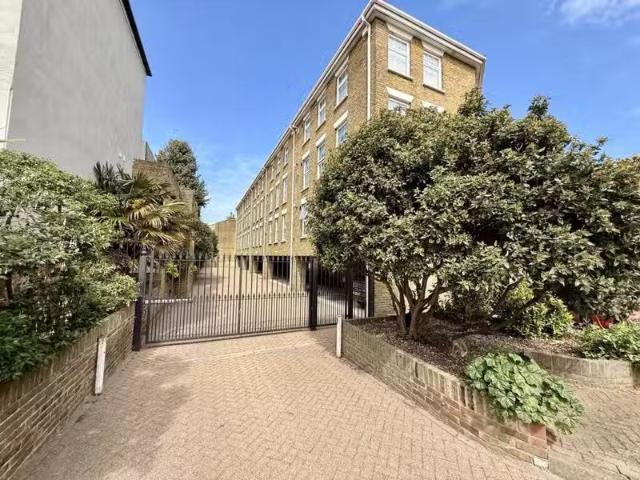2 bedroom flat for rent in York Street, Broadstairs, CT10