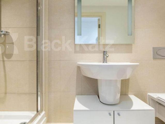 2 bedroom flat for rent in York Way, Camden / Caledonian Road N7