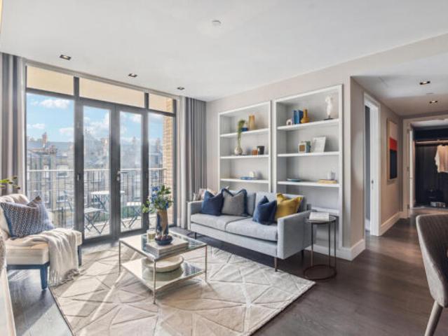 2 bedroom flat for rent in Young Street, High Street Kensington, W8