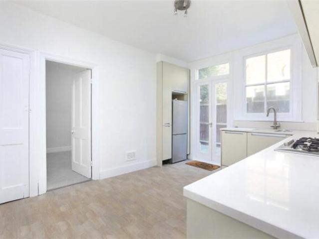 2 bedroom flat for rent in Yukon Road, Clapham South, SW12