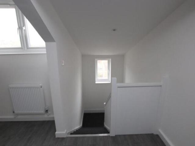 2 bedroom flat for rent in Zinzan Street, Reading, RG1