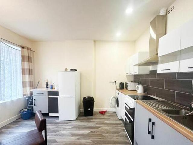 2 Bedroom Flat For Rent In A Nelson Street