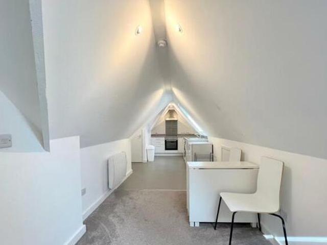 2 Bedroom Flat For Rent In Acton