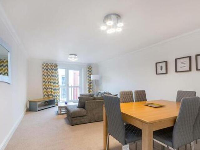 2 Bedroom Flat For Rent In Acton, London