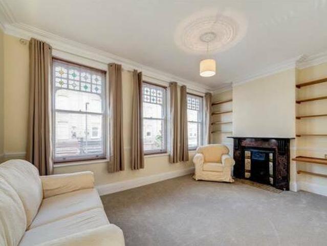 2 bedroom flat for rent in Abbeville Road Clapham London SW4