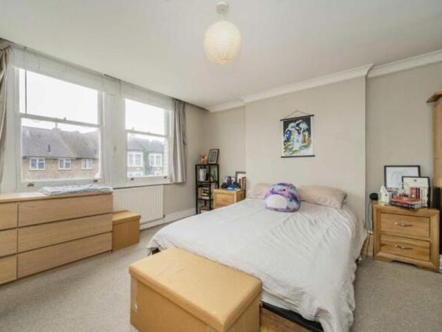 2 bedroom flat for rent in Abbeville Road, Clapham, SW4