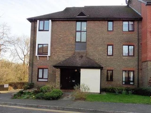 2 bedroom flat for rent in Abbey Way Battle East Sussex TN33 0XD TN33