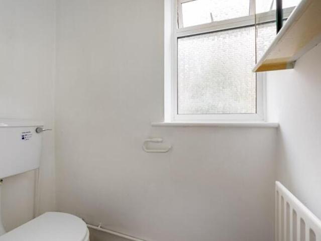 2 bedroom flat for rent in Abbey Crescent, Belvedere, DA17