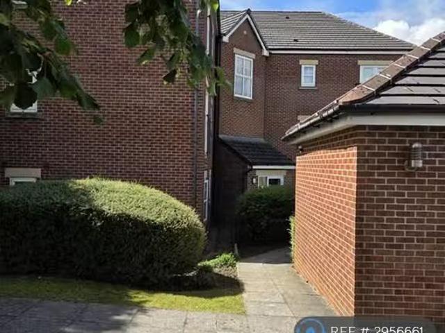 2 bedroom flat for rent in Abernethy St, Bolton, BL6