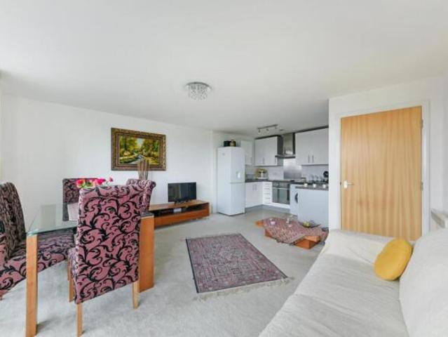 2 bedroom flat for rent in Admiral House, Nine Elms, London, SW8